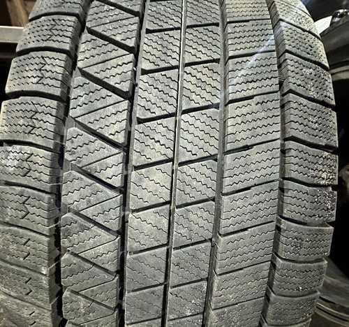 Bridgestone Blizzak VRX3 245/50 R18