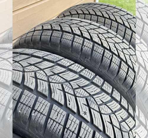 Goodyear UltraGrip Performance  215/65 R17