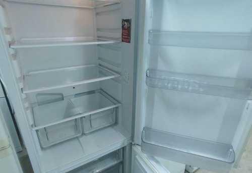 Холодильник бу Аристон рабочий