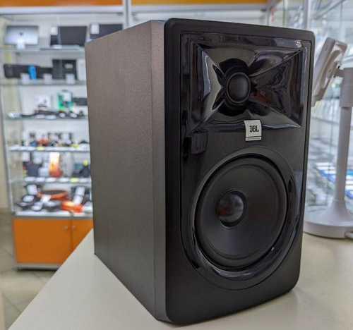 Студийный монитор JBL 305p Mk II