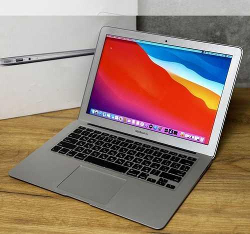 Отличный ноутбук Apple MacBook Air 13 SSD Core i5