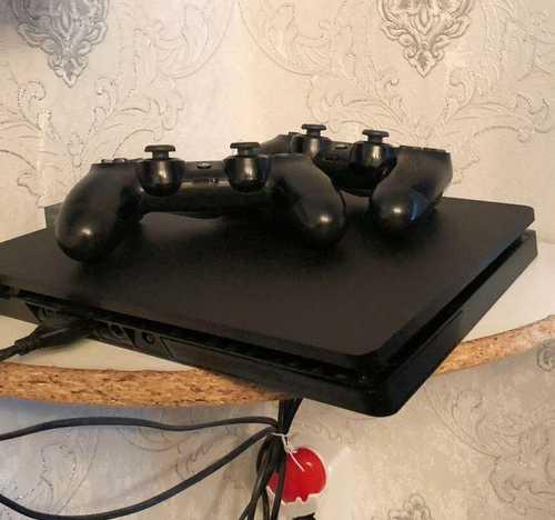 Sony playstation 4 Slim 1tb 2 джойстика