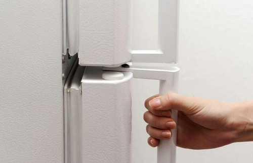 Уплотнитель двери холодильника 1330х550 мм