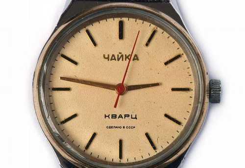 Крупные винтажные часы Чайка 3056 СССР 1980е кварц