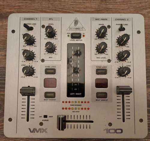 Behringer vmx100. Микшерный пульт