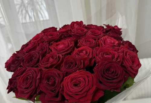 Букет красных роз 35