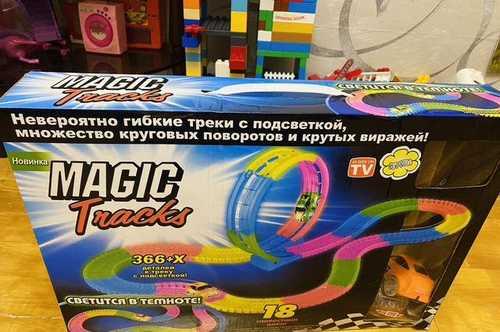 Гибкая светящаяся трасса с машинками