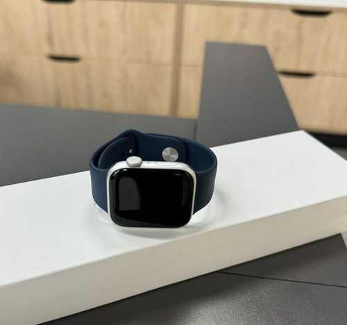 Apple Watch SE 44mm