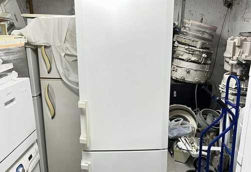Большой двухкамерный холодильник Liebherr бу