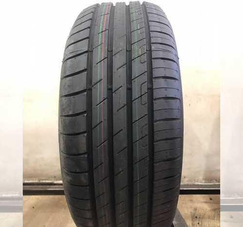 Goodyear EfficientGrip Performance 215/55 R17 94V