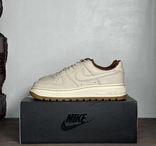 Nike Air Force 1 Luxe (42.5EUR) оригинал