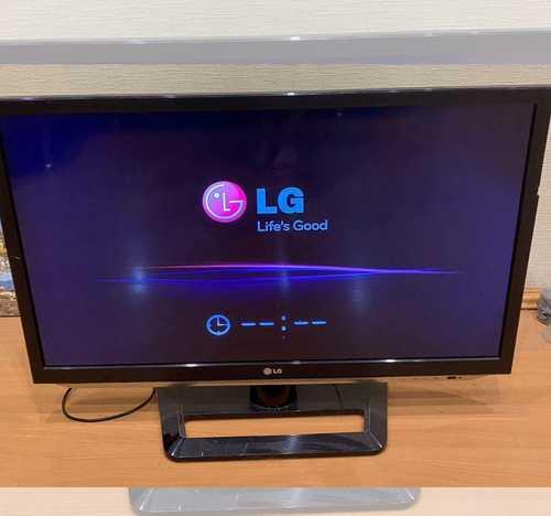 Телевизор LG 32LM580Tб/у