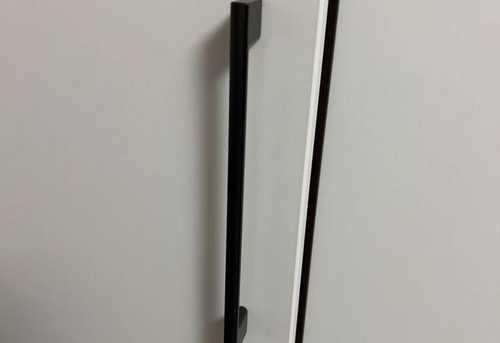 Ручка черная для двери шкафа