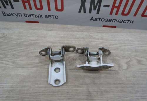 Петля двери Toyota Camry 50