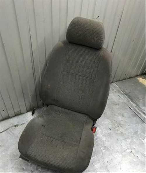Сиденье переднее правое Chevrolet Lacetti J200