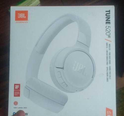 Беспроводные наушники jbl tune 520BT белый