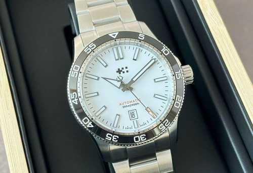 Наручные часы Christopher Ward