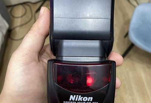 Вспышка камеры Nikon SB-700