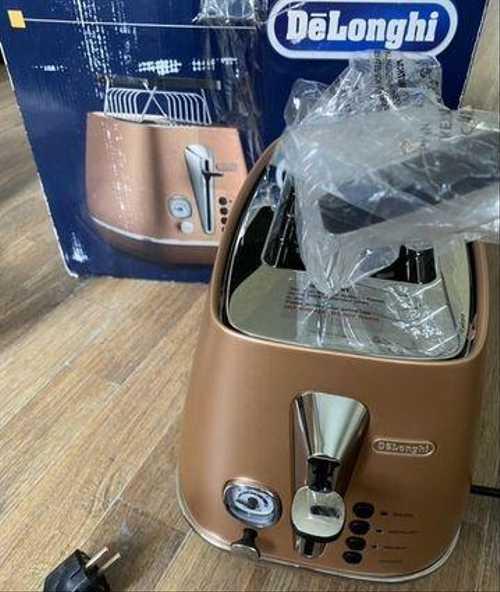 Тостер Delonghi CTI2103.CP Новый