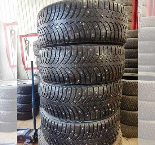 Bridgestone Blizzak Spike-01 235/45 R18