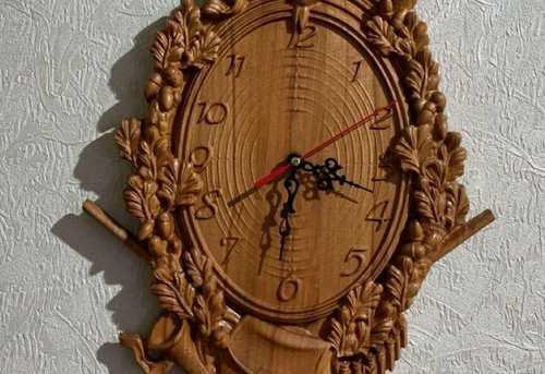 Часы настенные из дерева "Охота на кабана"