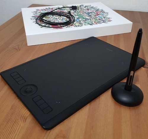 Графический планшет Wacom Intuos Pro M (PTH-660)