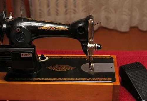 Швейная машинка с электроприводом