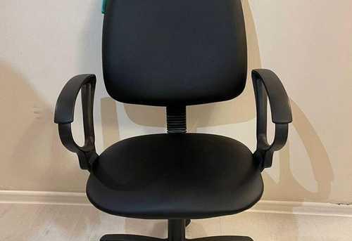 Компьютерное кресло черное удобное