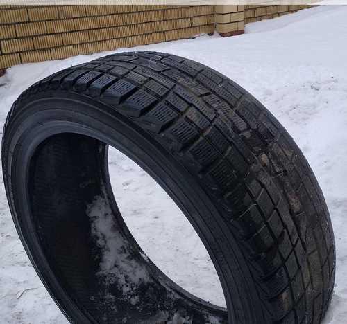 Yokohama Ice Guard IG30 215/45 R18