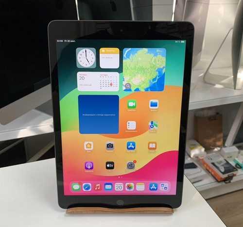 iPad 8 32 Gb WiFi Space Gray на гарантии