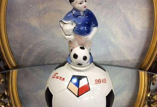 Футбол. Штоф «евро-2012», керамика