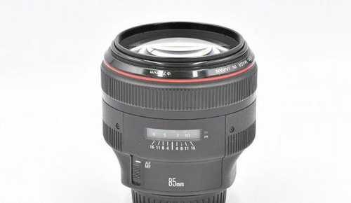 Canon EF 85mm f/1.2L II USM s/n #3247