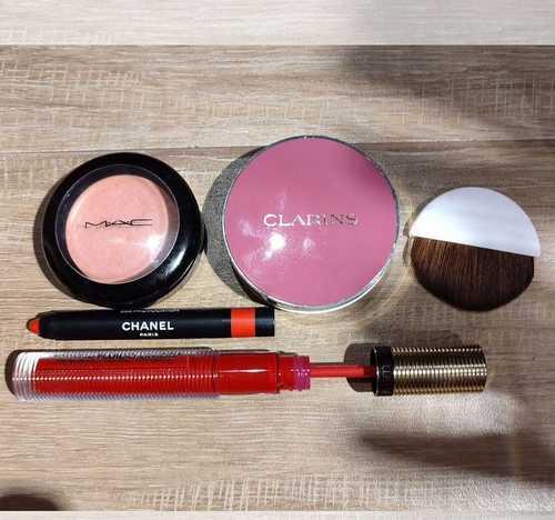 Clarins румяна