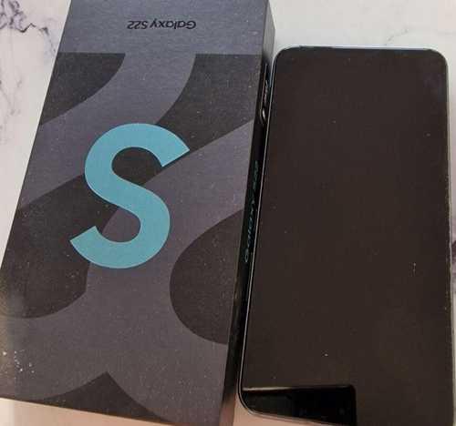Samsung Galaxy S22, 8/256 ГБ