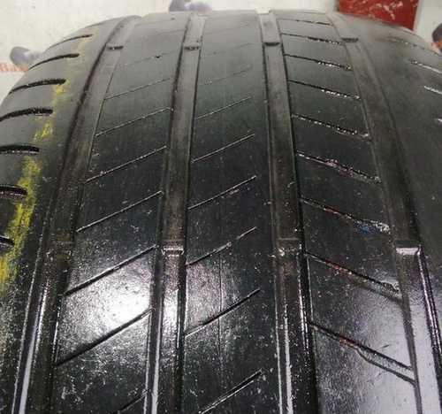 Bridgestone Alenza 001 275/45 R20