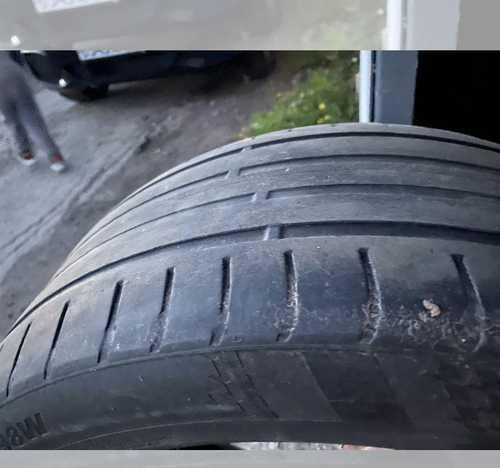 Kumho Ecsta HS51 235/45 R18 98W