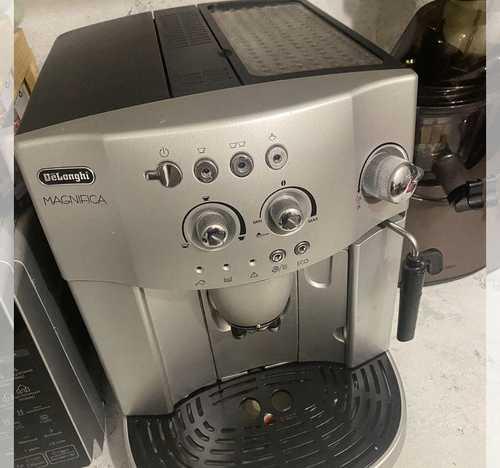 Кофемашина Delonghi esam 4200S