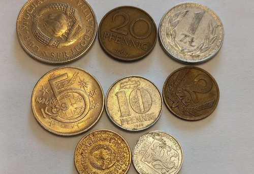 8 Монет исчезеувших Республик Социализма