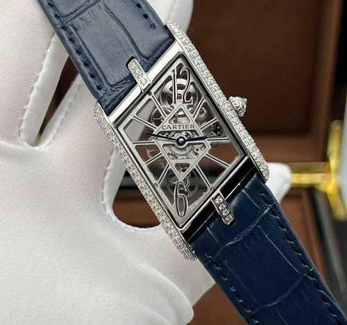 Часы Cartier женские в наличии