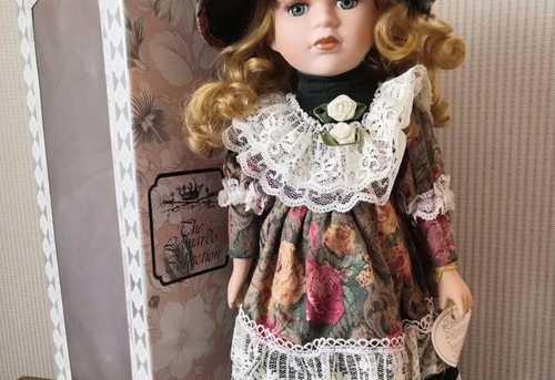 Коллекционная кукла Faye (6144) LeonardoCollection