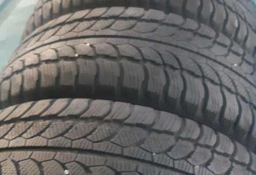 Amtel NordMaster CL 215/55 R16