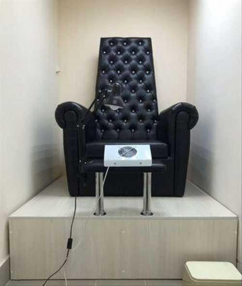 Кожанное кресло трон педикюрное подиум