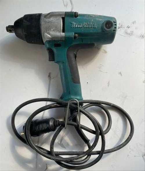 Гайковерт Makita tw0200