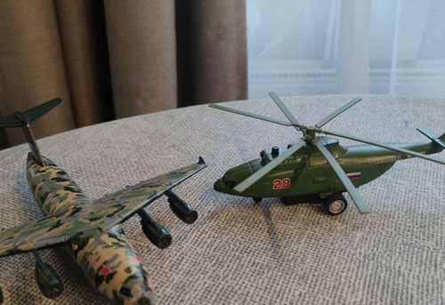 Новые металлические вертолет и самолет