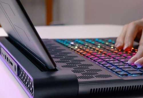 Топ Alienware m18 R1 SSD 4tb/ RTX4080/ i9 13900HX
