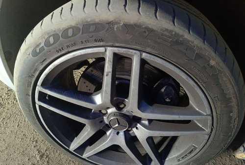 Goodyear EfficientGrip 245/45 R19 и 275/40 R19