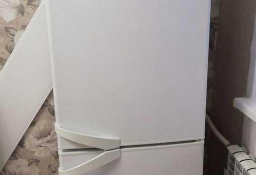 Холодильник б/у indesit