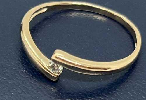 Золотое кольцо бриллиант
