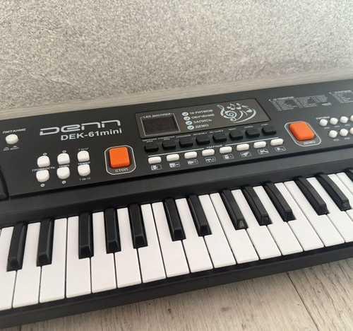 Синтезатор dek61 mini denn