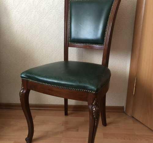 Кожанный стул